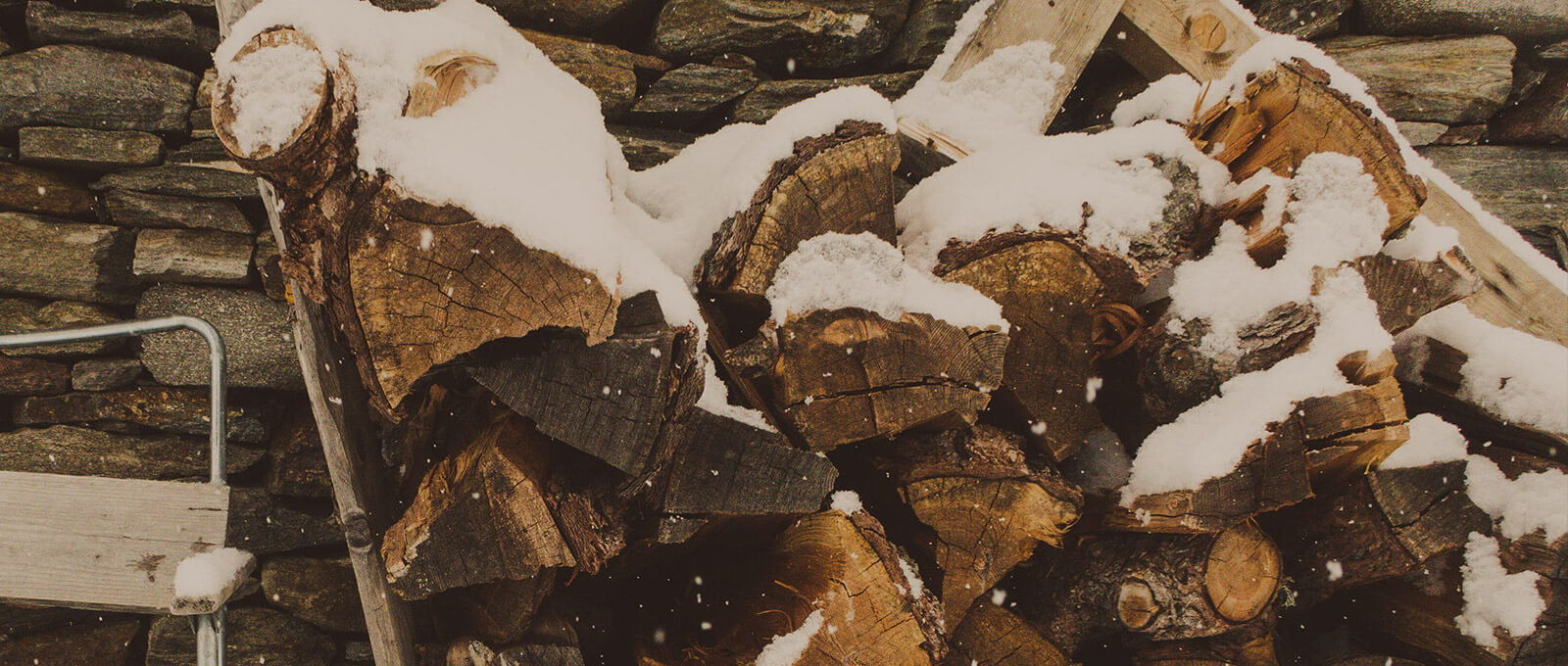 cornish-firewood-snowy-logs - Cornish Firewood